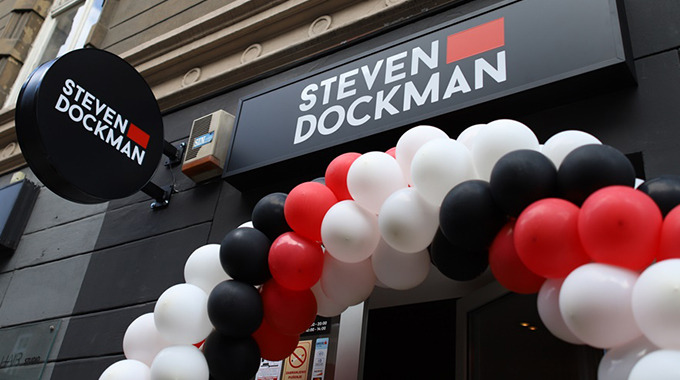 U ZAGREB JE KONAČNO STIGAO STEVEN DOCKMAN - Magazin za stil života